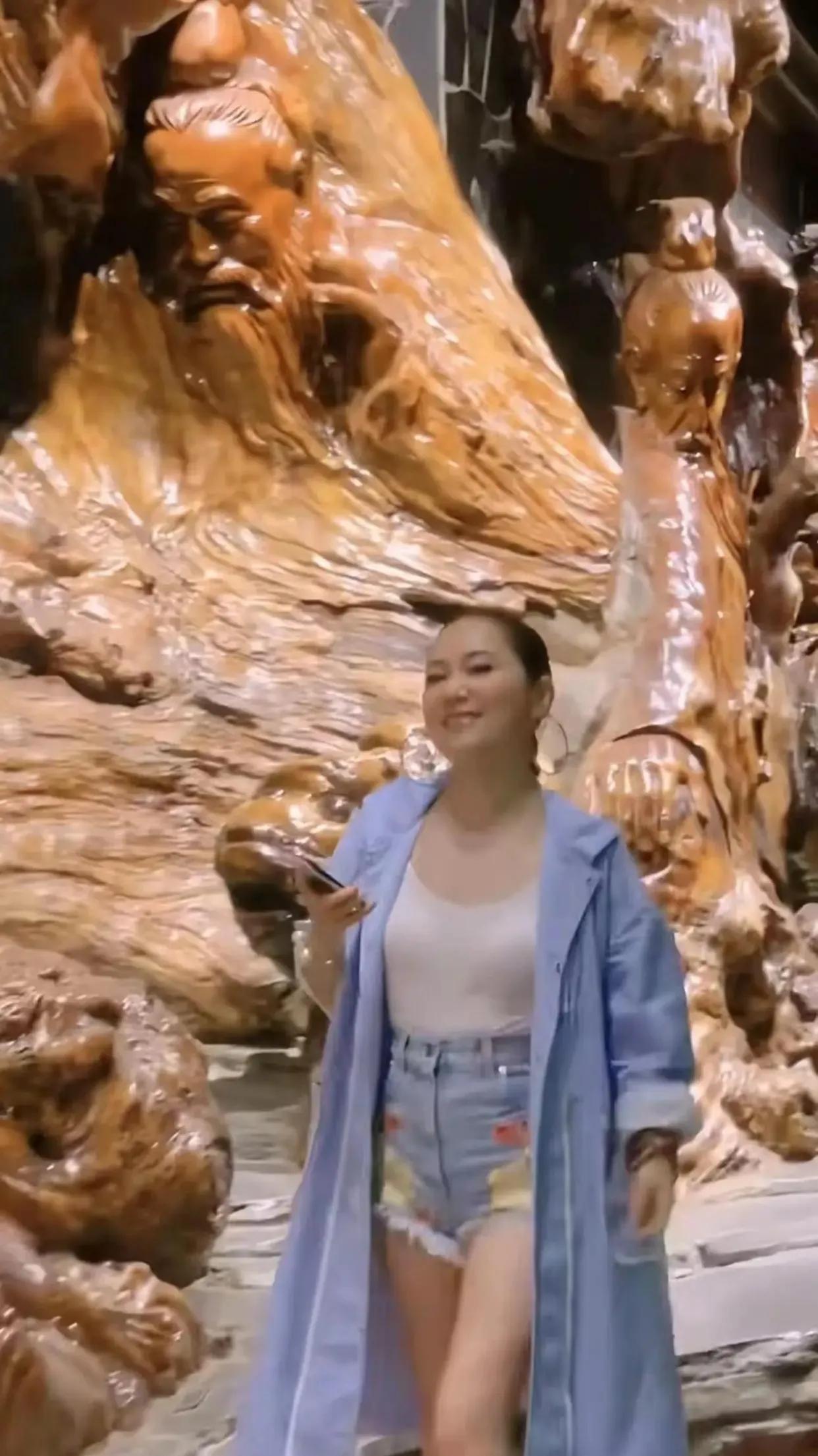 The female star's dressing style is too cool, and the netizens who used ...