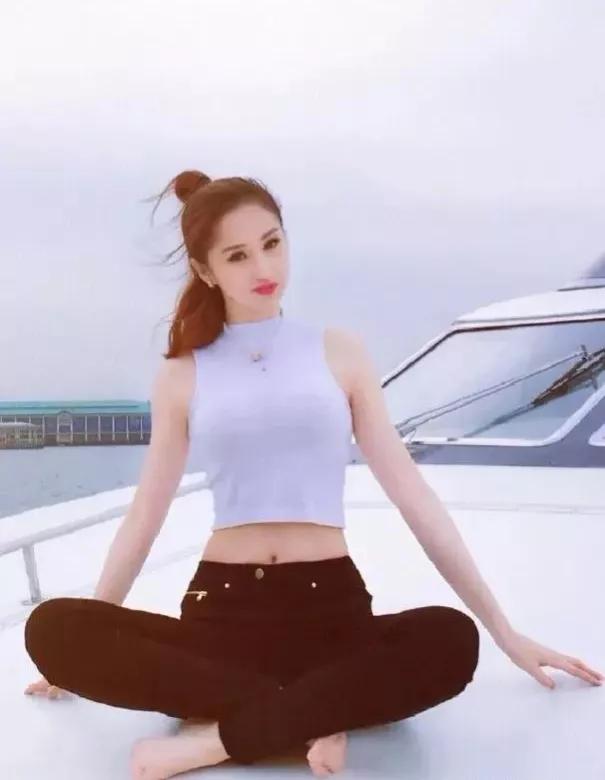 Share pictures - sexy goddess Lan Xinyan - iNEWS