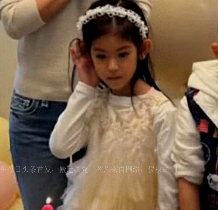 Lin Xinru's daughter's face photo exposed, like a replica of Huo ...