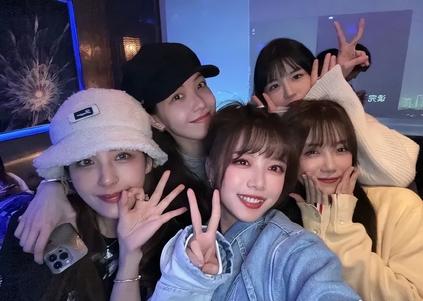 Luo Xin responded by posting that he remembered to leave, calling him a "good friend"! - iNEWS