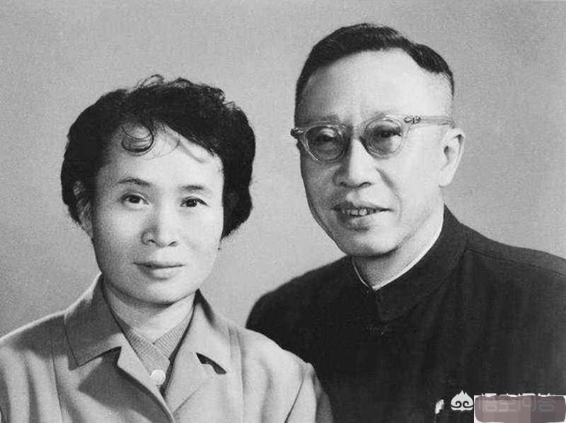 When Puyi died, the Qing Dynasty had been destroyed for 55 years, so ...