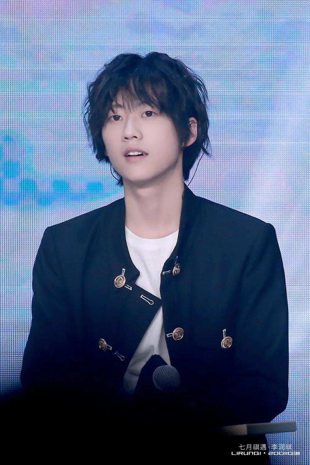 Netizens are hotly discussing Li Runqi's breakup behavior, taking stock ...