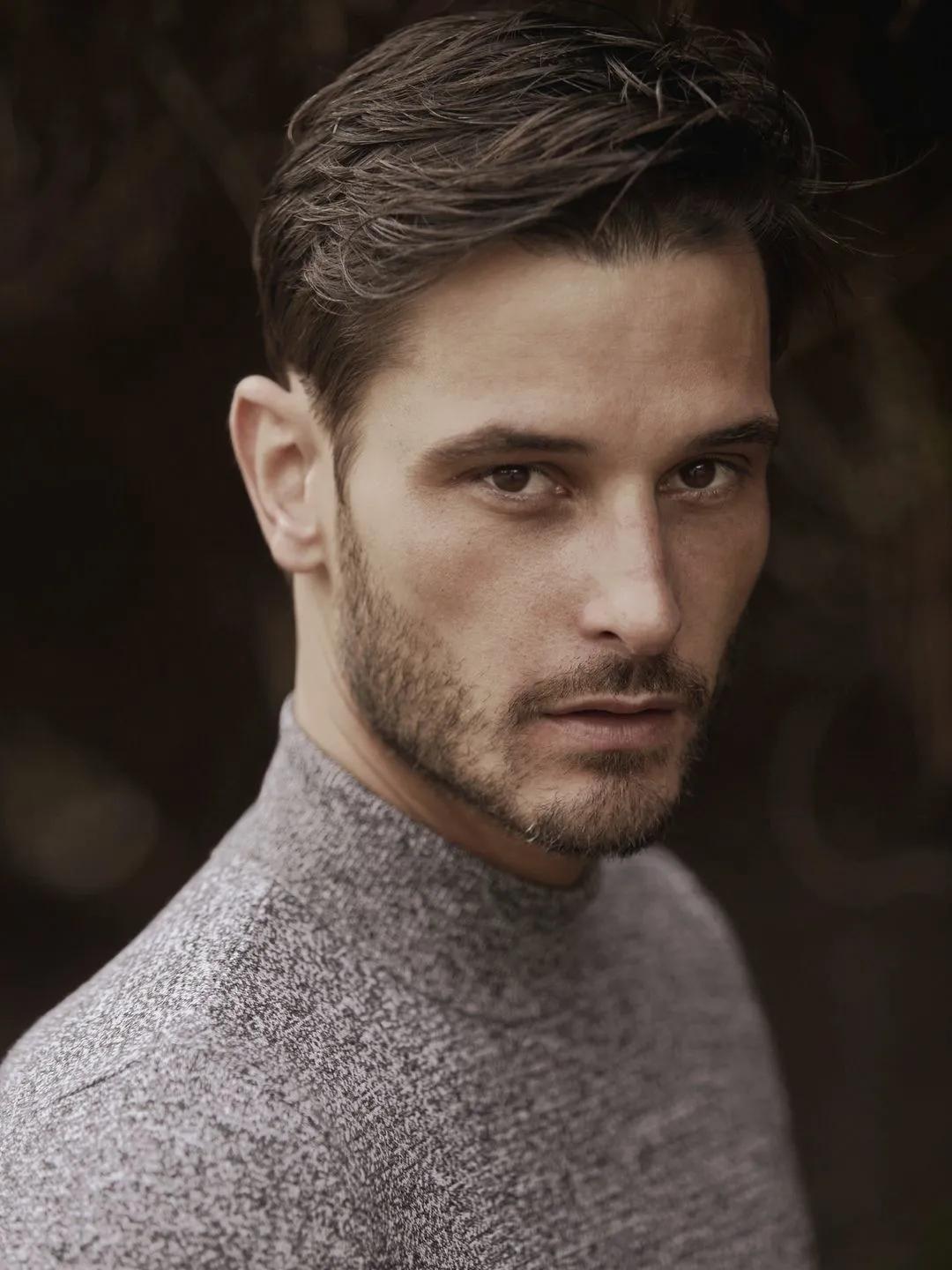 The 43-year-old legendary male model Julien Hedquist died suddenly ...