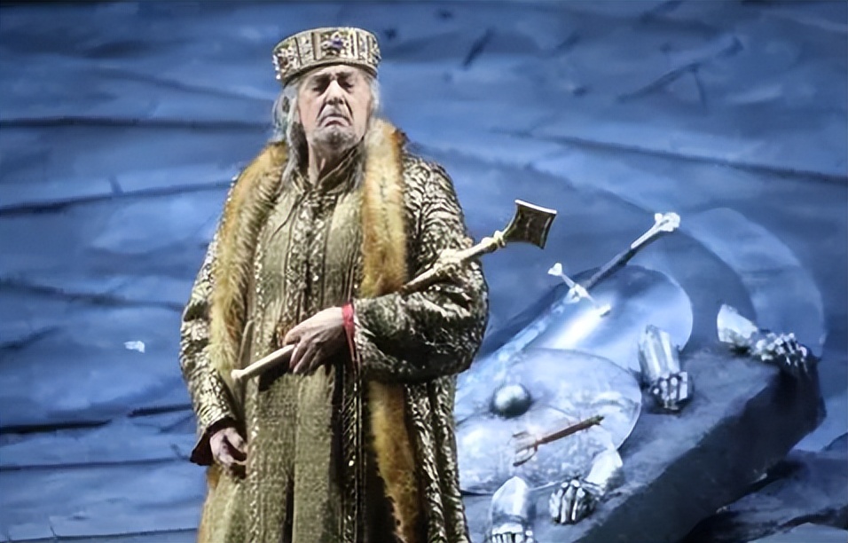 Shakespeare's work, Duncan in "Macbeth", how is his image portrayed in ...