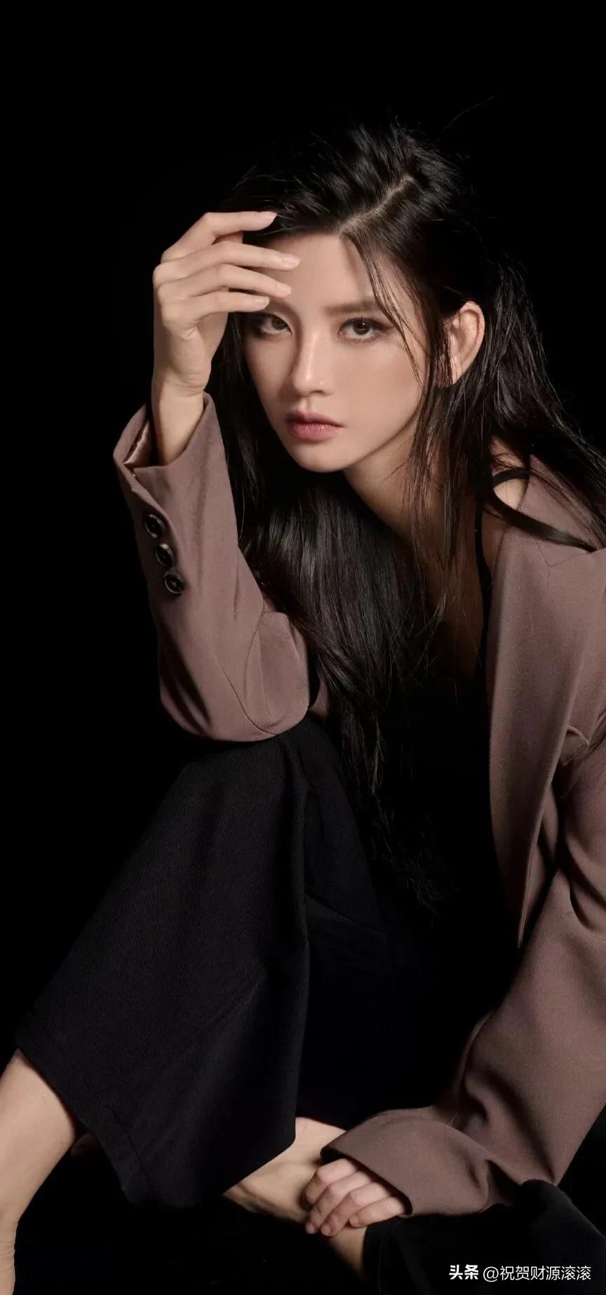 Is Lin Siyi prettier, or Ju Jingyi? - iMedia