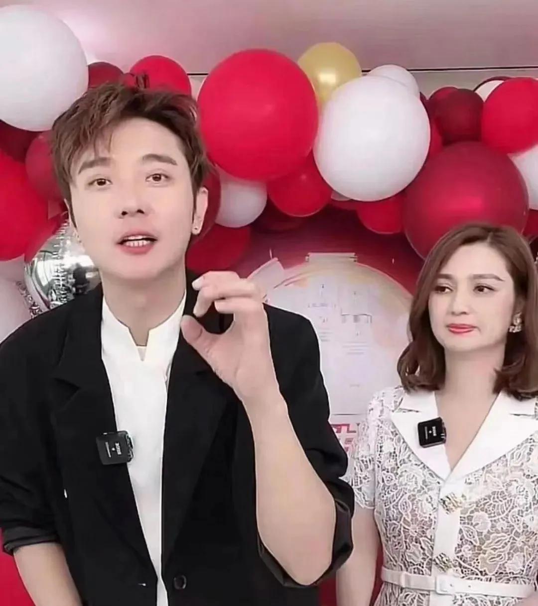 Hong Xin and Zhang Danfeng show their love without thinking? - iMedia