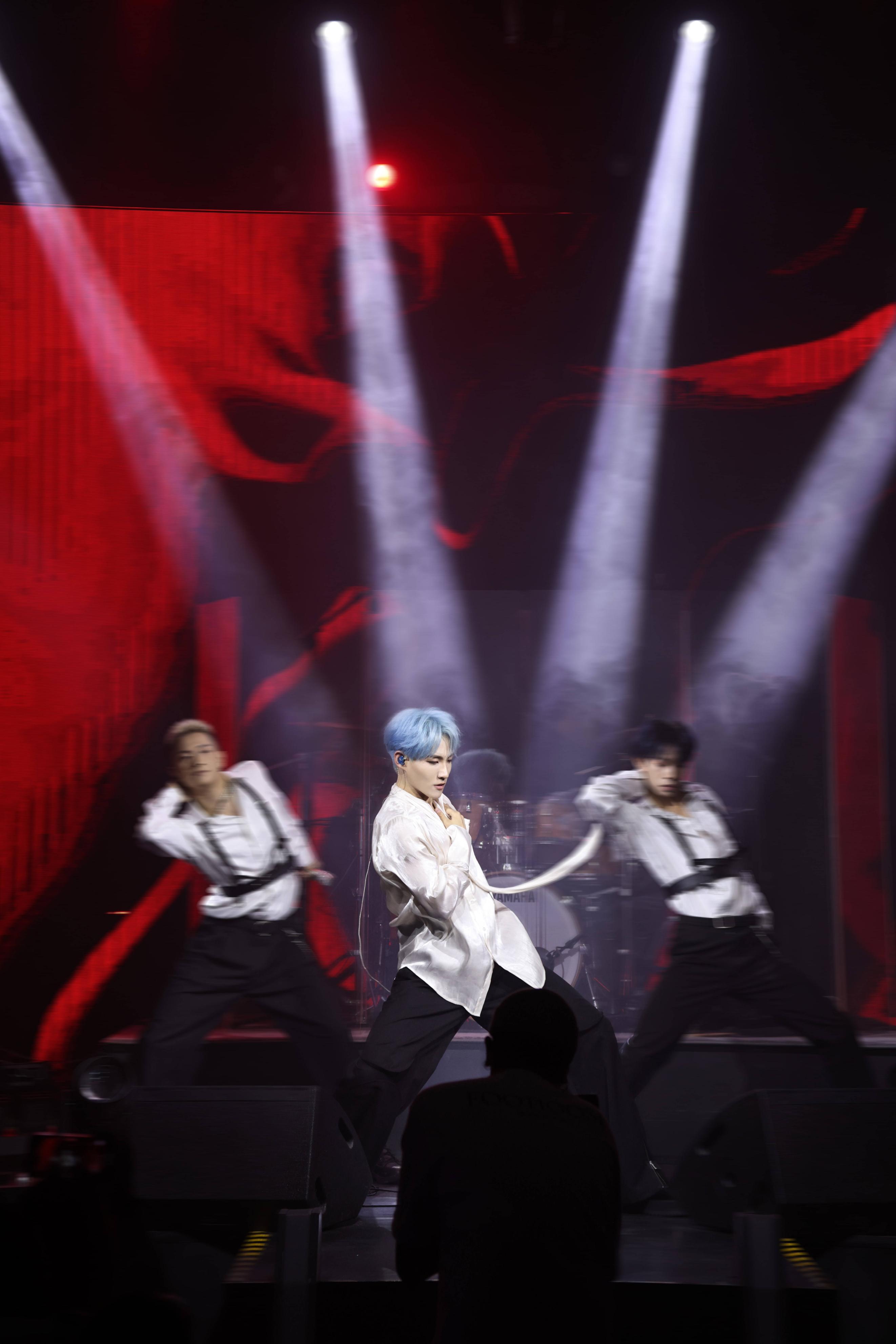 Li Xinyi's 2023 "Looking" birthday party "Xin" is going forward - iNEWS