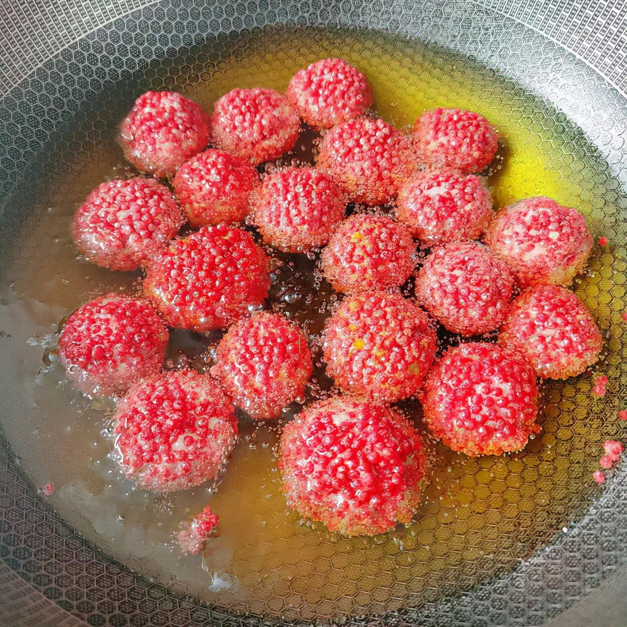 Lychee shrimp balls - iNEWS