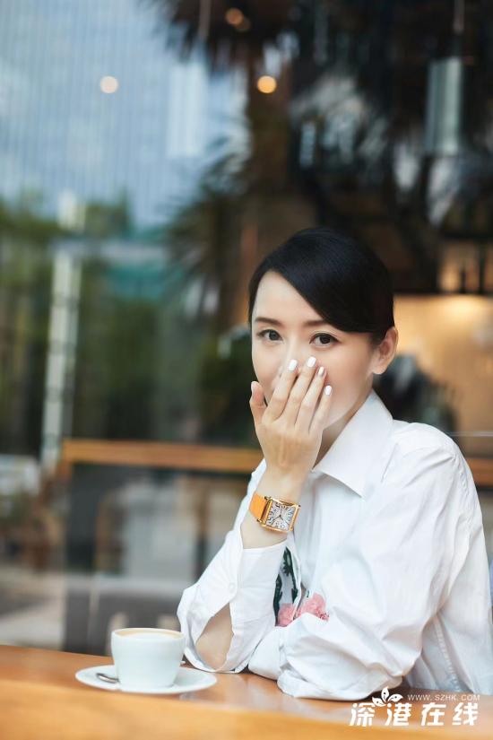 Che Yongli dressed up for afternoon tea to show off her temperament - iNEWS