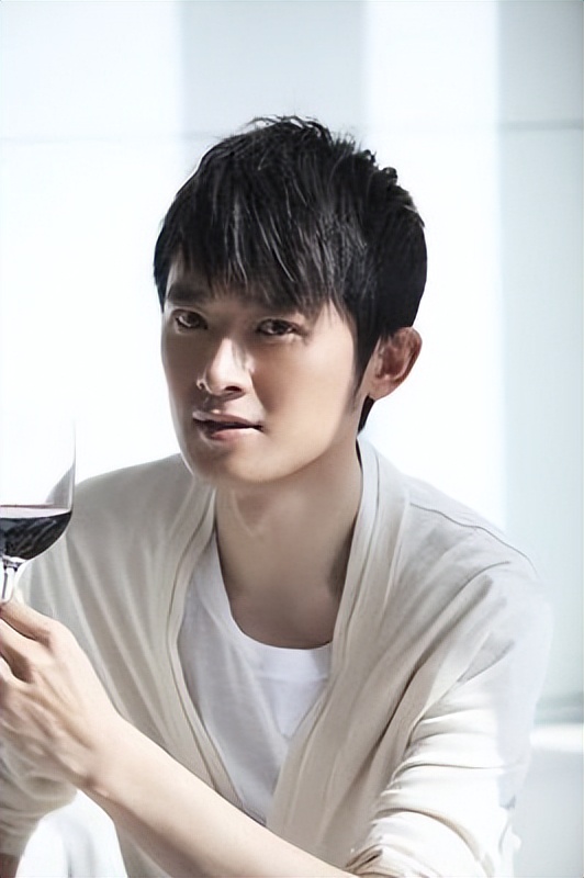 "Beautiful man in ancient costume" Ren Quan, a low-key invisible rich ...