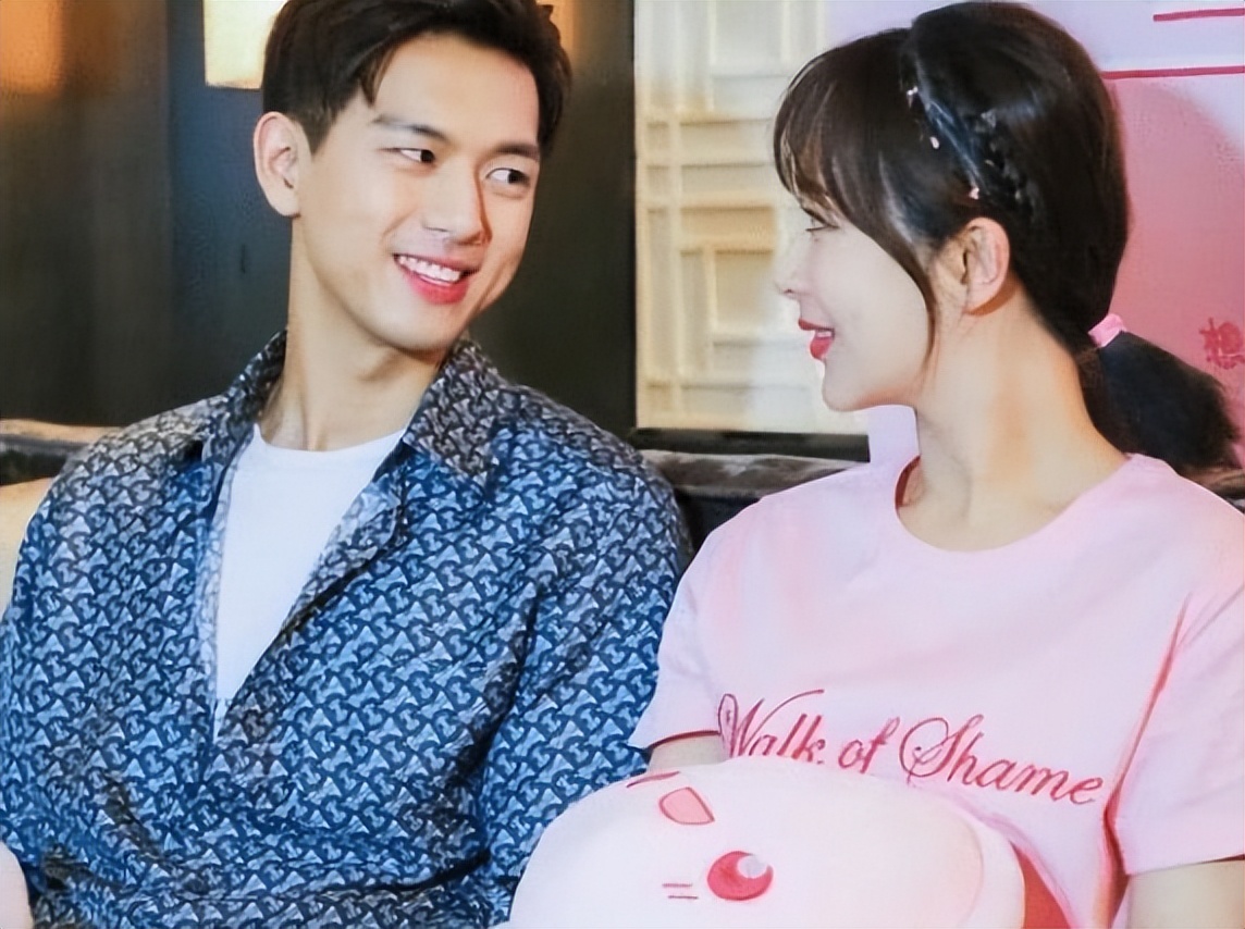Tong Yan couple are really together?Li Xian's love words were caught ...