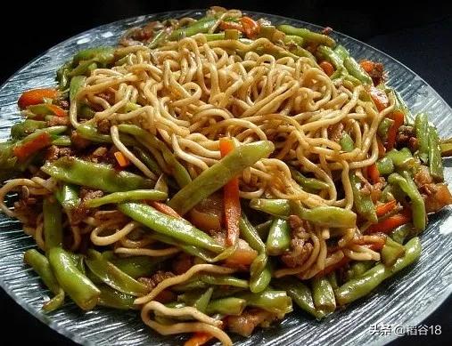 Hohhot Braised Noodles with Braised Vegetables - iNEWS