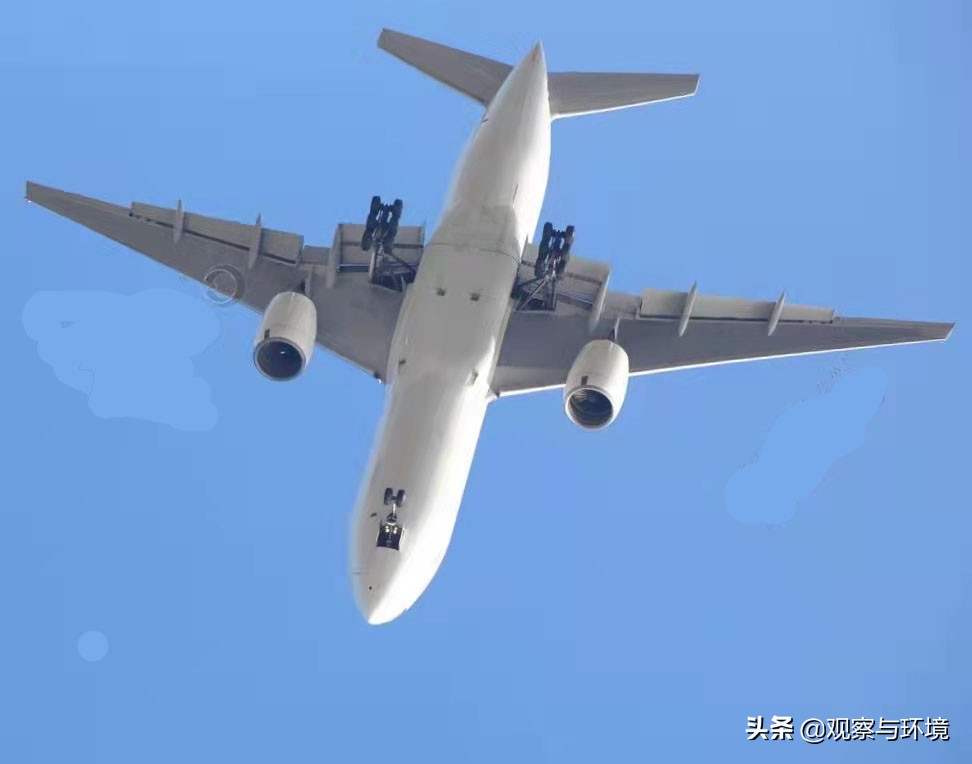 Flight MU5735 was driven 20 meters into the ground by the suspected ...