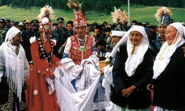 What ethnic customs in Xinjiang you don't know - iNEWS