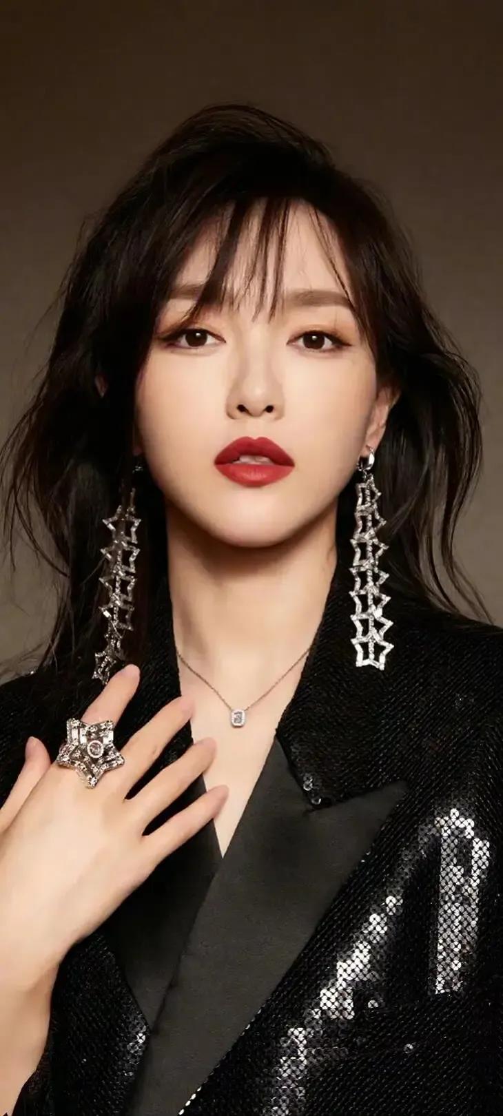 Tang Yan's beautiful picture - iNEWS