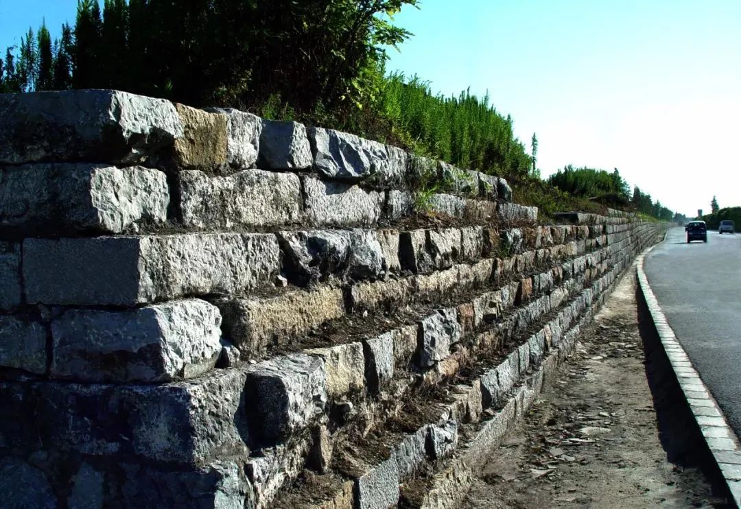 The 300-year-old Shanghai "Little Great Wall", built for two purposes ...