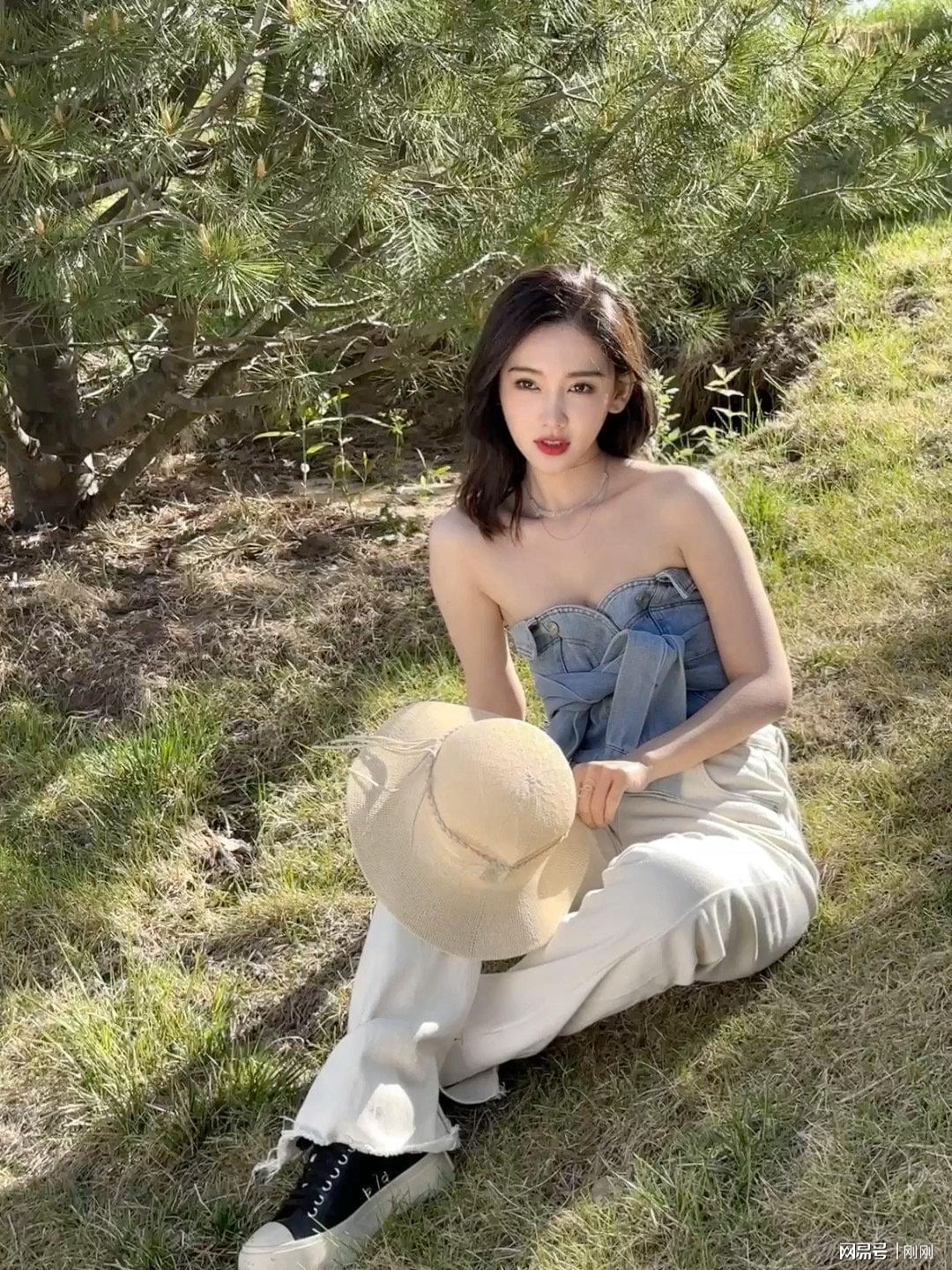 Tight and Zhang Li Muchen - iMedia