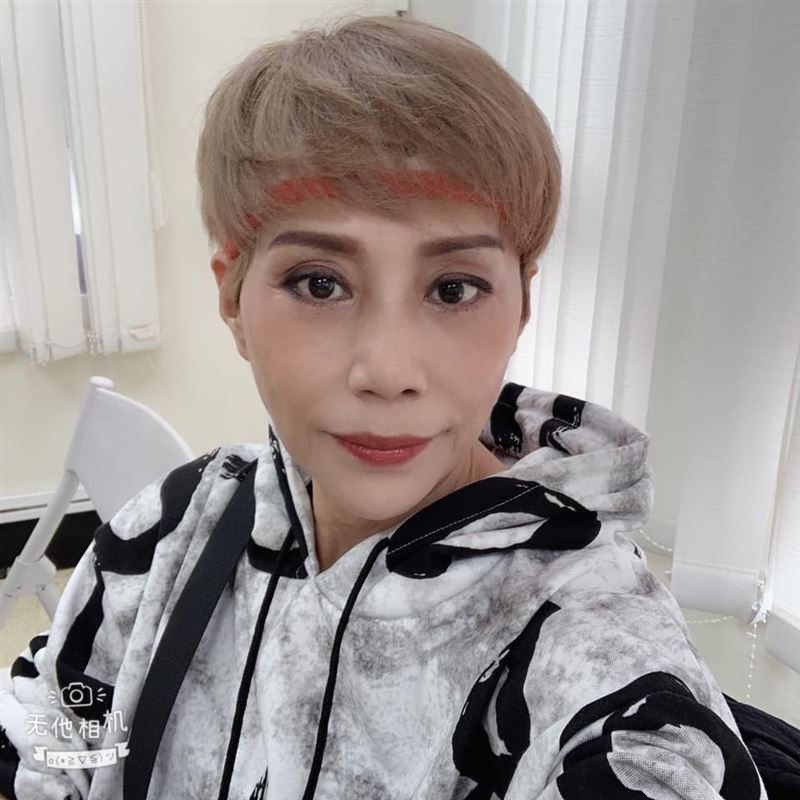 Ever redder than Jiang Hui! After the show song, "addicted to Café de ...