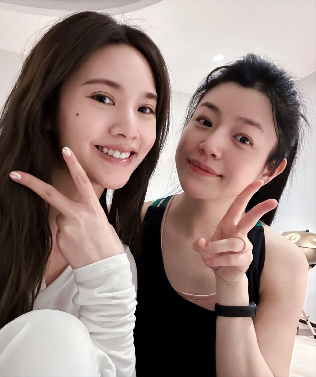 Michelle Chen looks like "married to the right person"! She is full of ...
