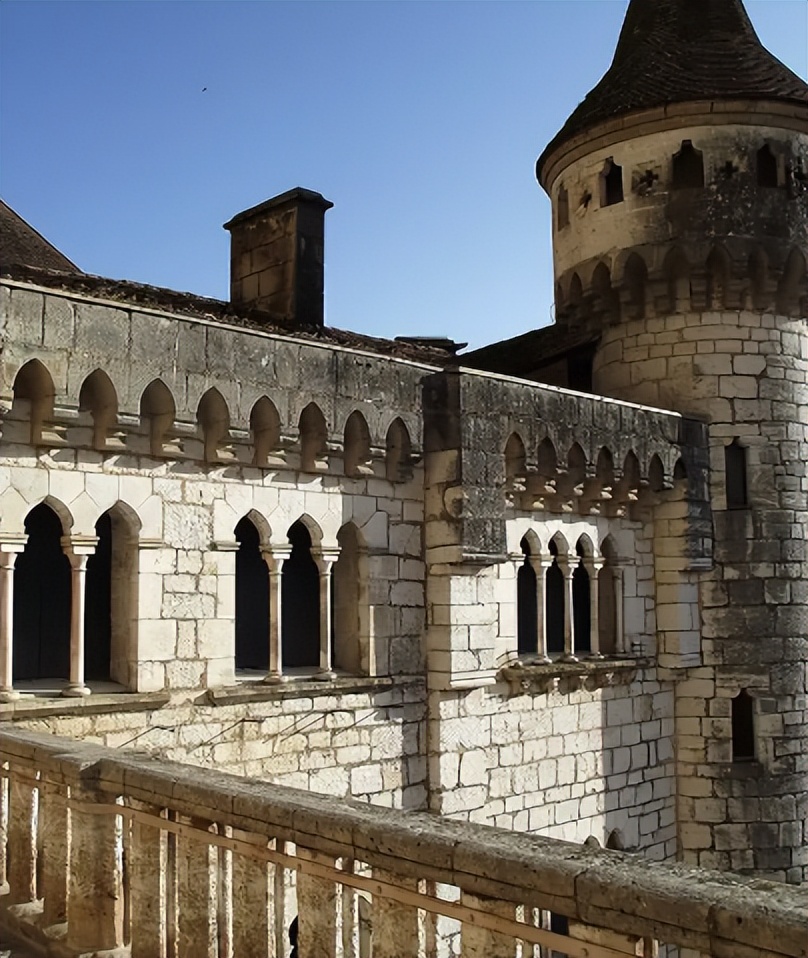 Architectural influence, research and inheritance during the Parthian ...