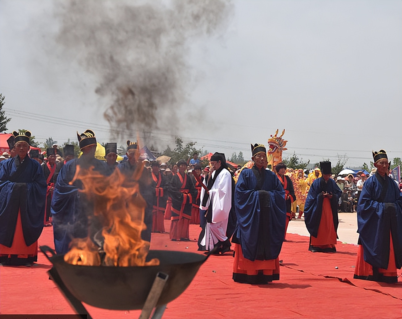 Explore ancient Chinese prayer for rain, its rituals and methods, and ...