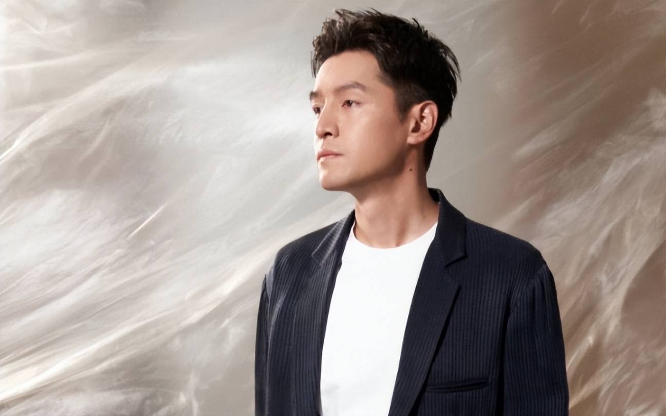 Hu Ge reveals his mood late at night, scar photos reveal unforgettable ...