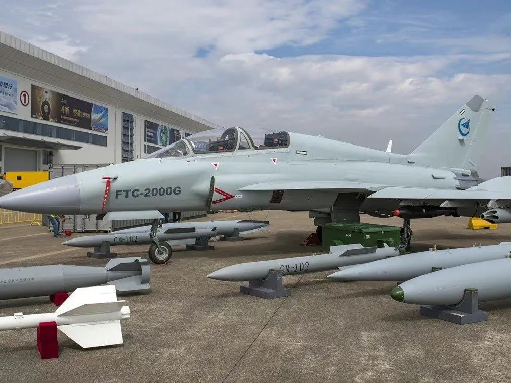 Chinese fighter jets take another big order!6 FTC-2000Gs were delivered ...