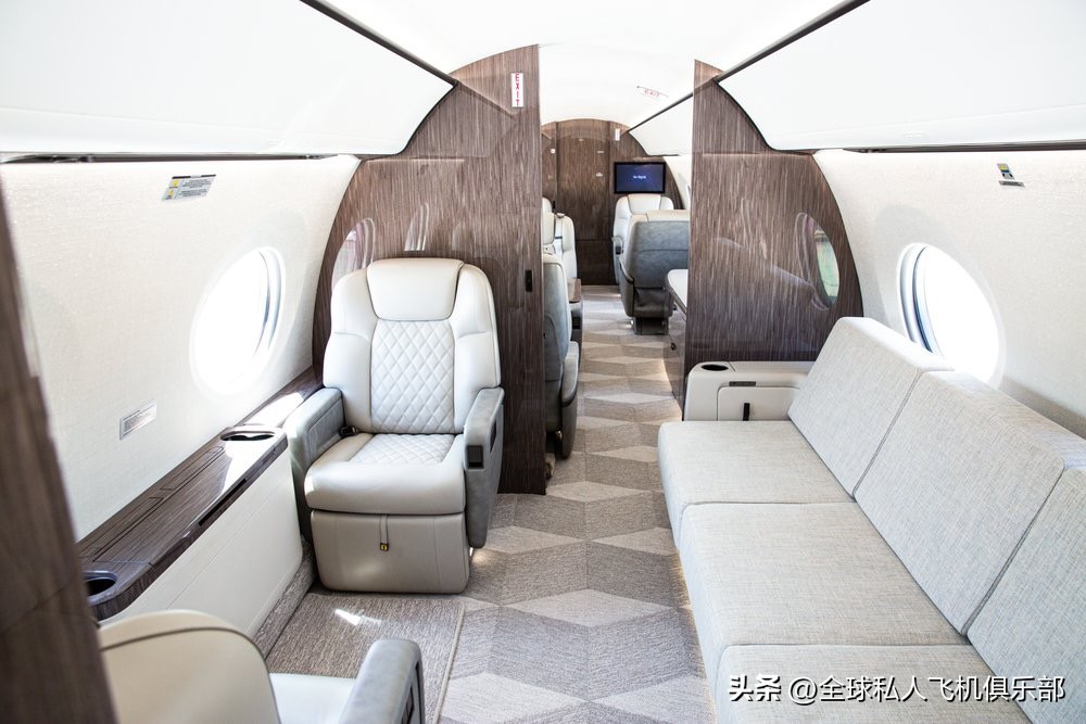 How much does it cost to fly Messi's customized charter flight? Learn ...
