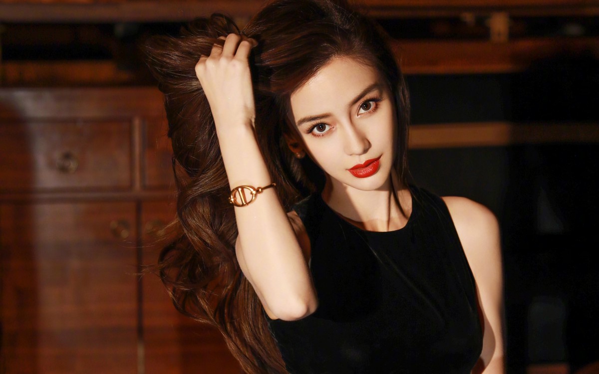 Because of Di Lieba's Dior incident, Yang Ying's resource status was ...