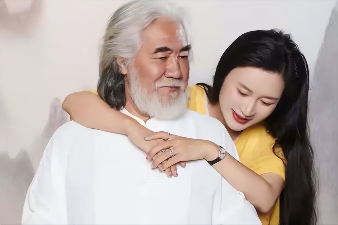 Zhang Jizhong: Marry Du Xinglin, 31 years younger, at the age of 66 - iNEWS