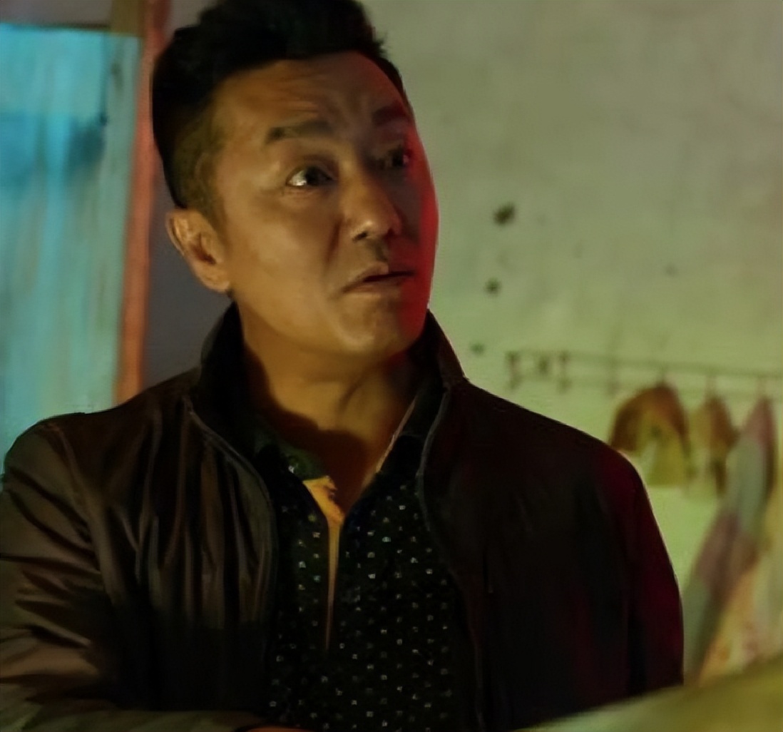 The actor of "The Knockout" was involved in drugs. He took a sip and ...