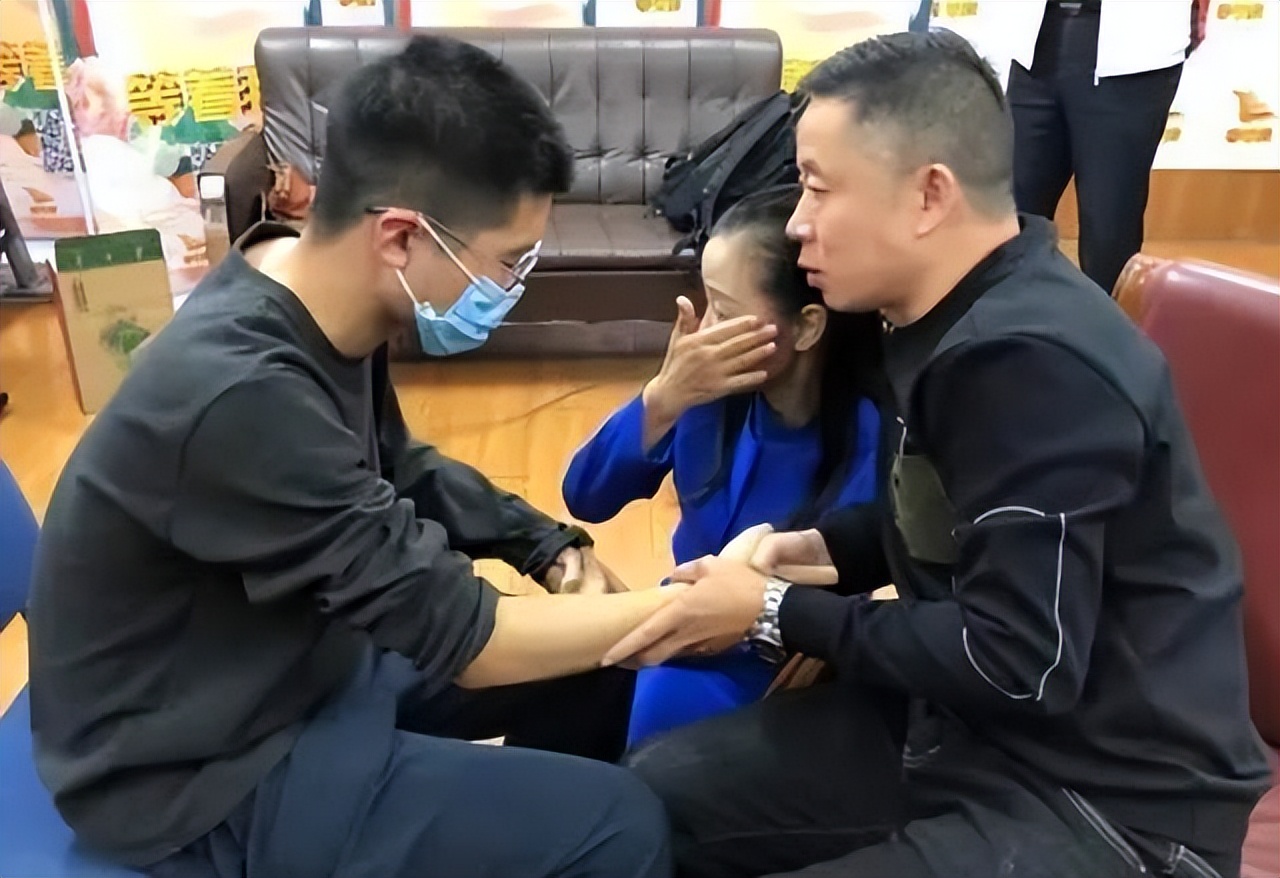 Sun Haiyang posted old photos and recalled the past, and compared ...