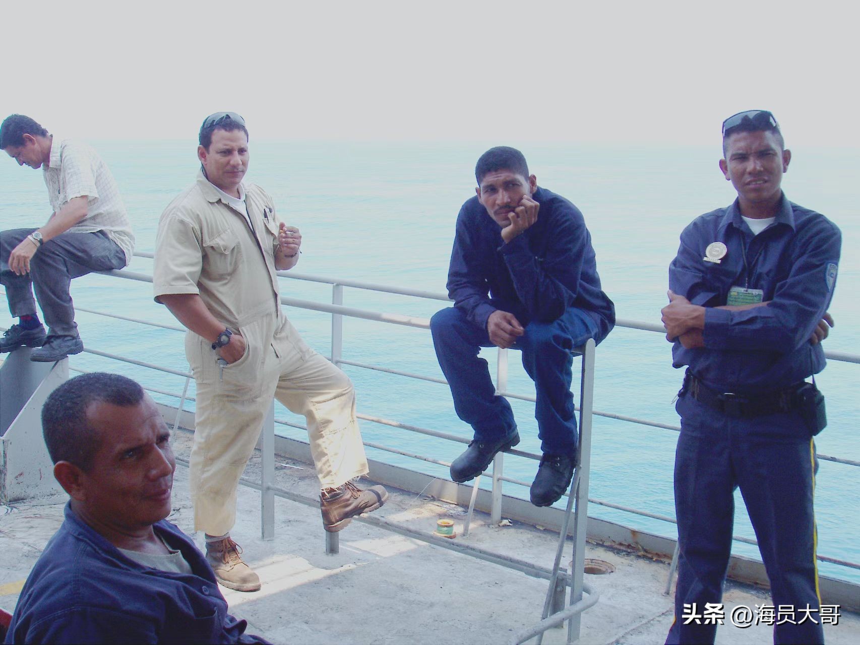 During the multi-country port call, the ignorant behavior of the two ...