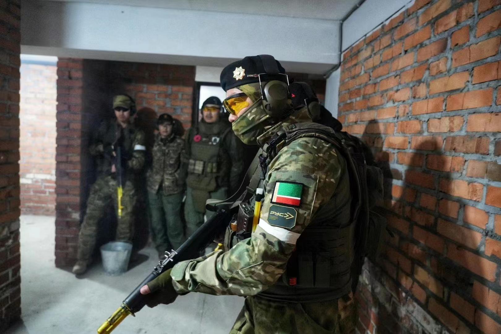 Chechen Special Forces University, why are there Chinese? - iMedia