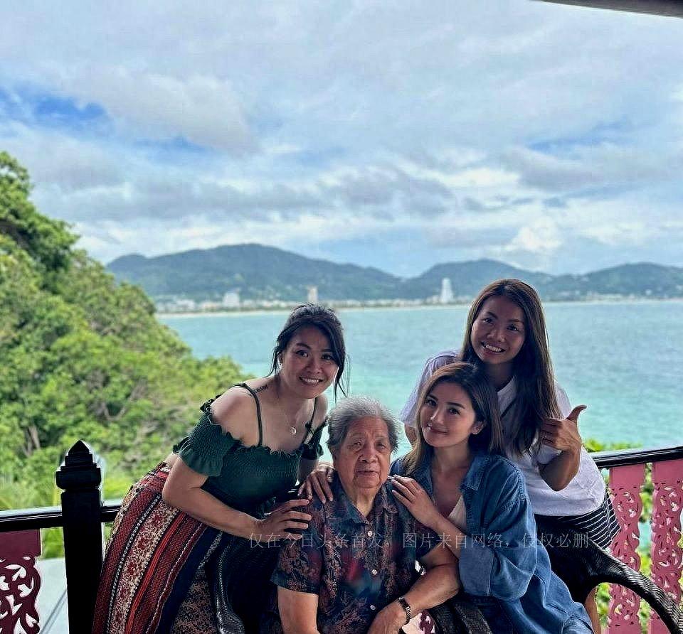 Charlene Choi's family went on a trip, and her 90-year-old grandma ...