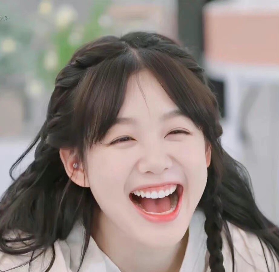 Xu Mengjie's plastic surgery failed?Attending the event, the face was stiff, and netizens said ...