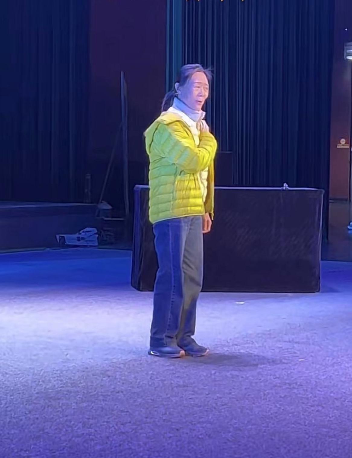 60-year-old Wu Qiong is too old to recognize, and she is wrinkled and thin when she takes the ...