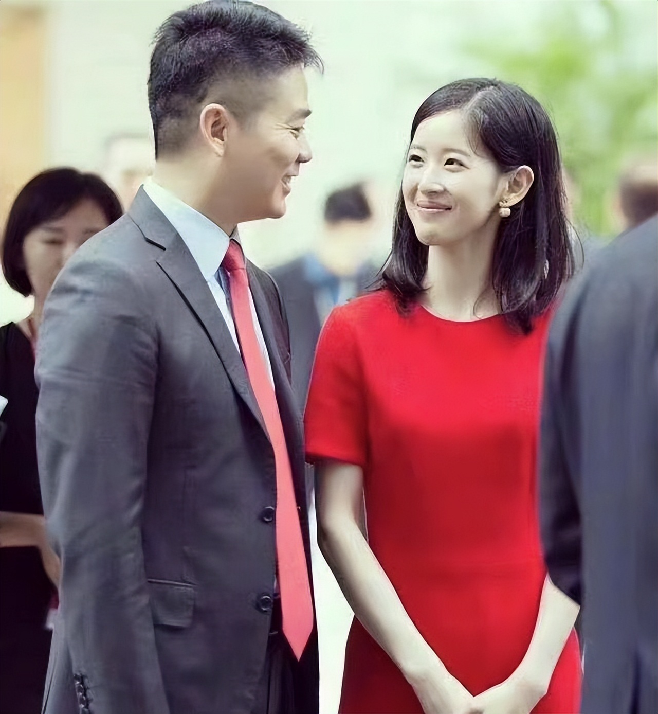 "Milk Tea Sister" Zhang Zetian, a high-end player worth 130 billion ...