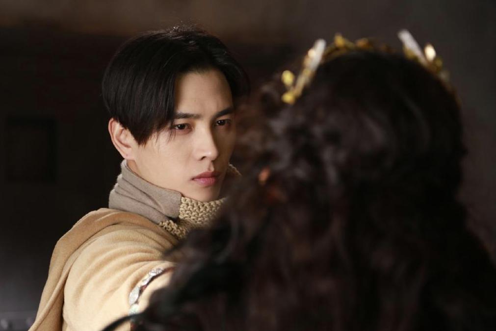 Hong Yao: Who is this guy?Angular and handsome appearance, he even ...