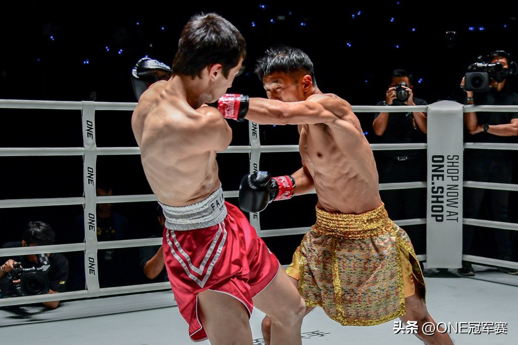 Chinese boxers hit Lumpini with three consecutive victories! Huo ...