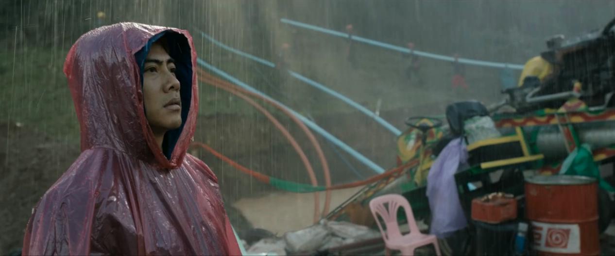 '13 Lives': 149 minutes, a thrilling real rescue that takes your breath ...