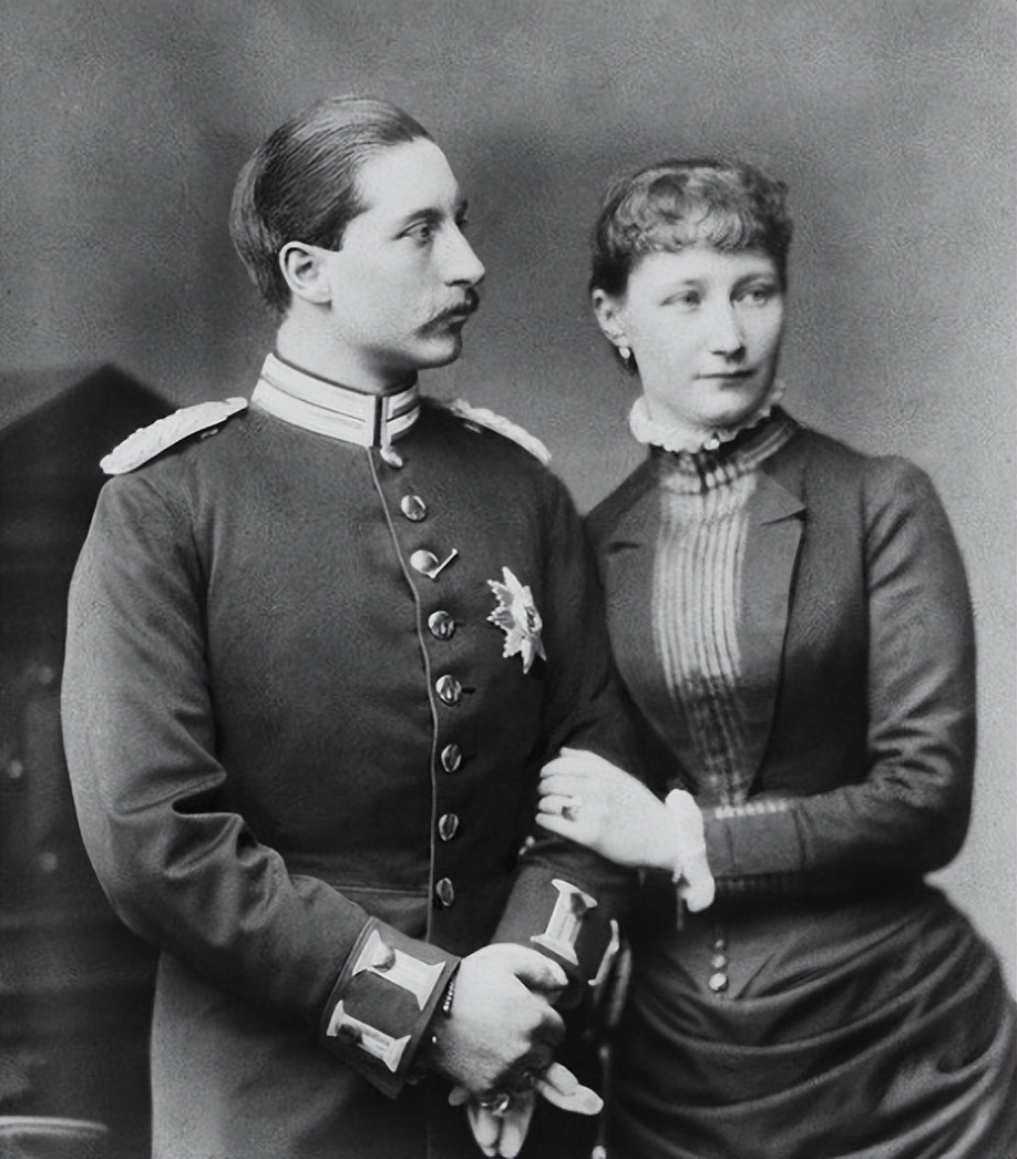 Life and Social Hierarchy at Sanssusi Palace: Revealing the Daily ...