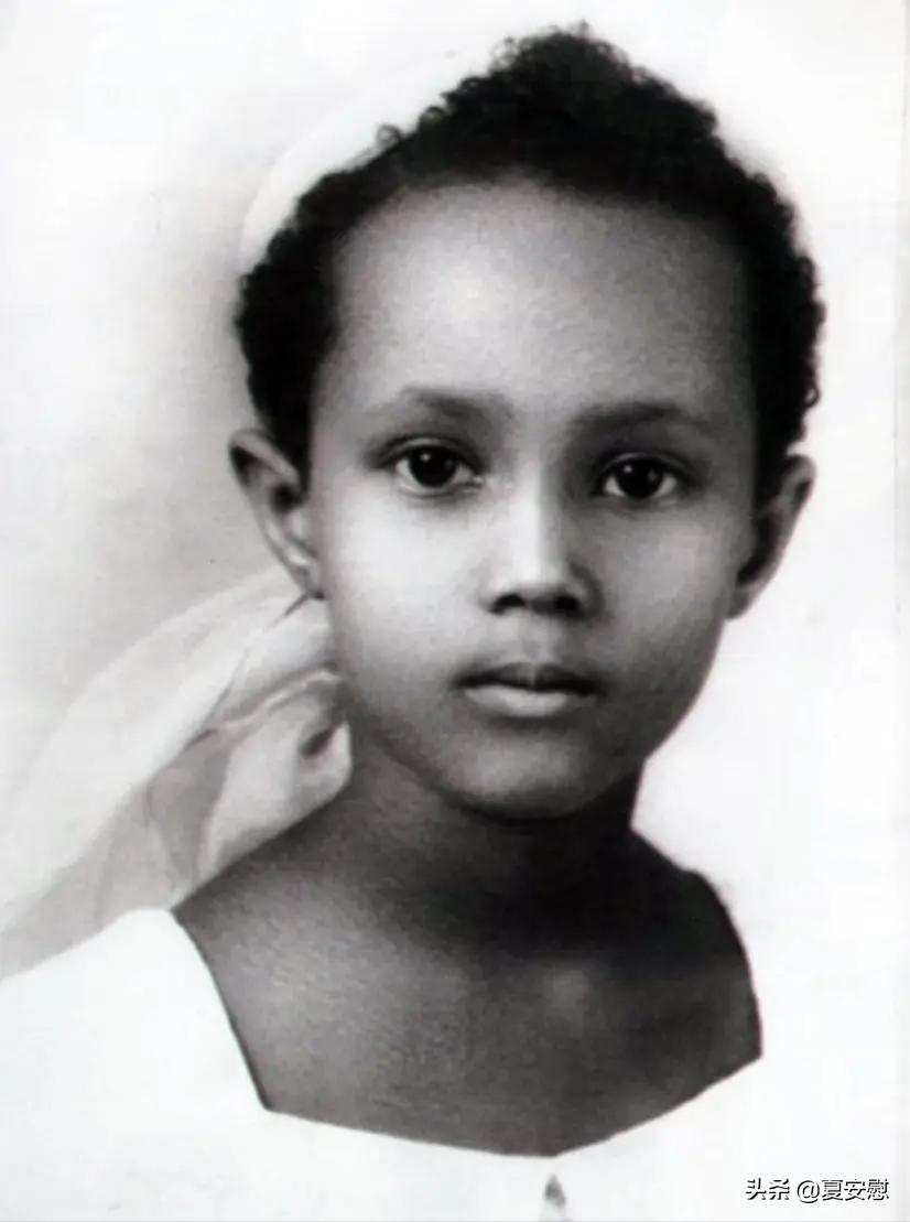 The first black supermodel in history, Iman, played the heroine of ...