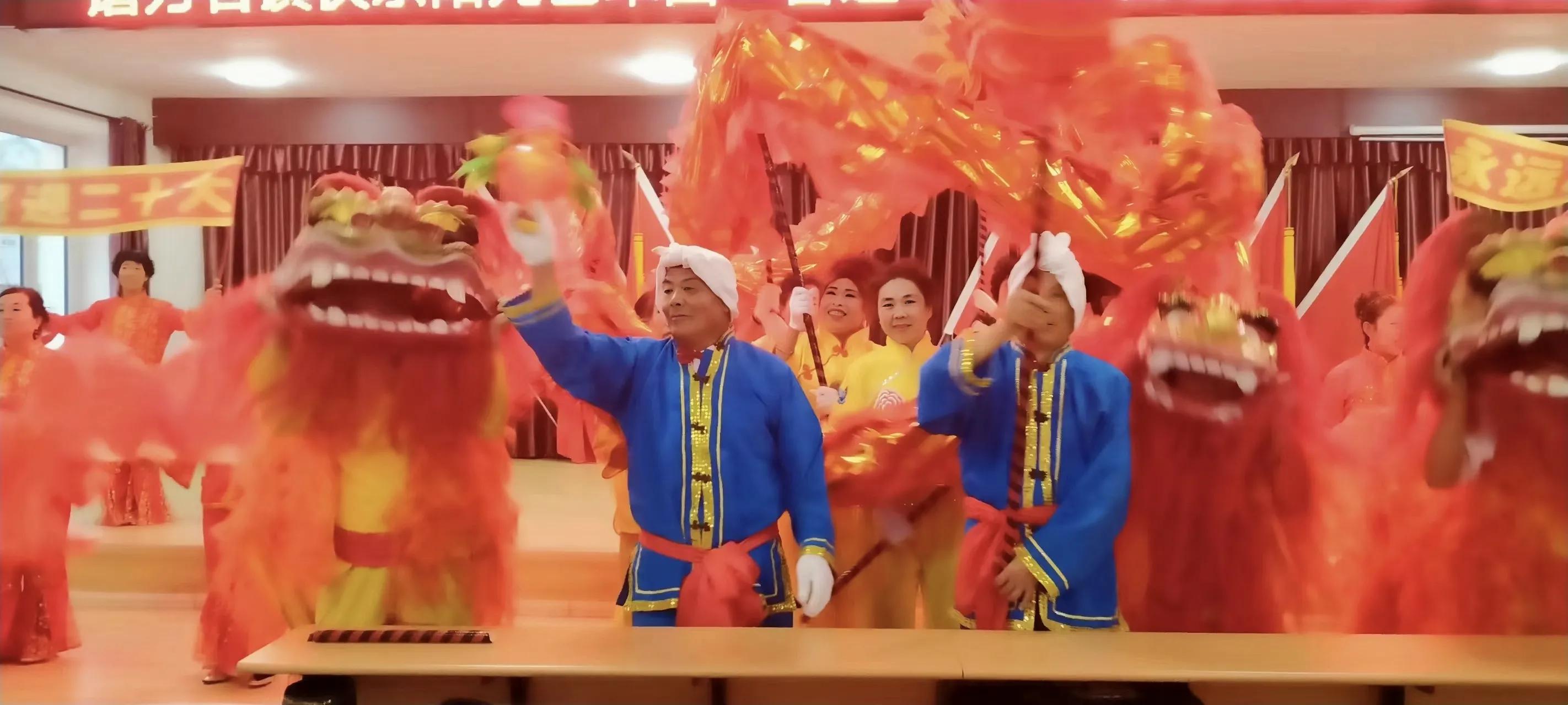 Long Teng Hu Yue sings brightly - iNEWS