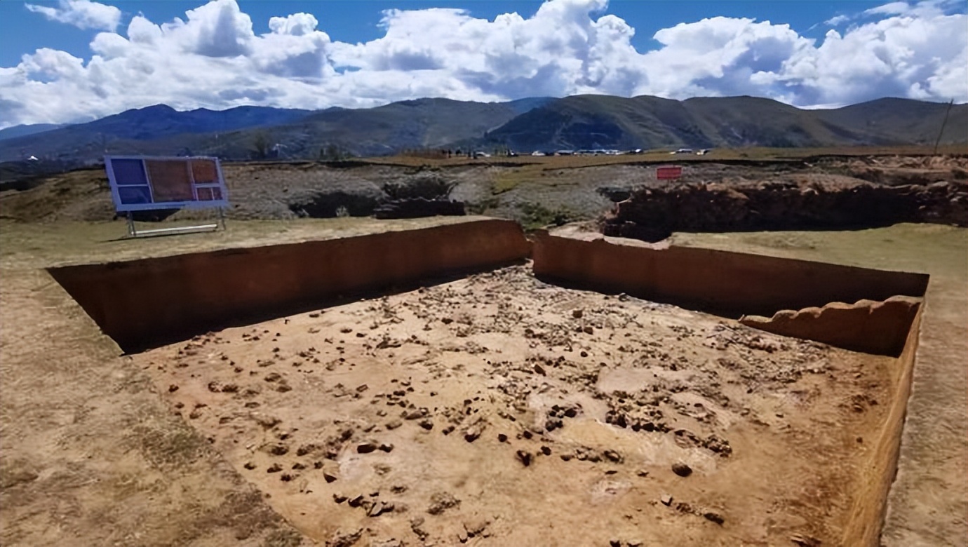 Hand axe unearthed from Pilo ruins declares bankruptcy of "Movis Line ...