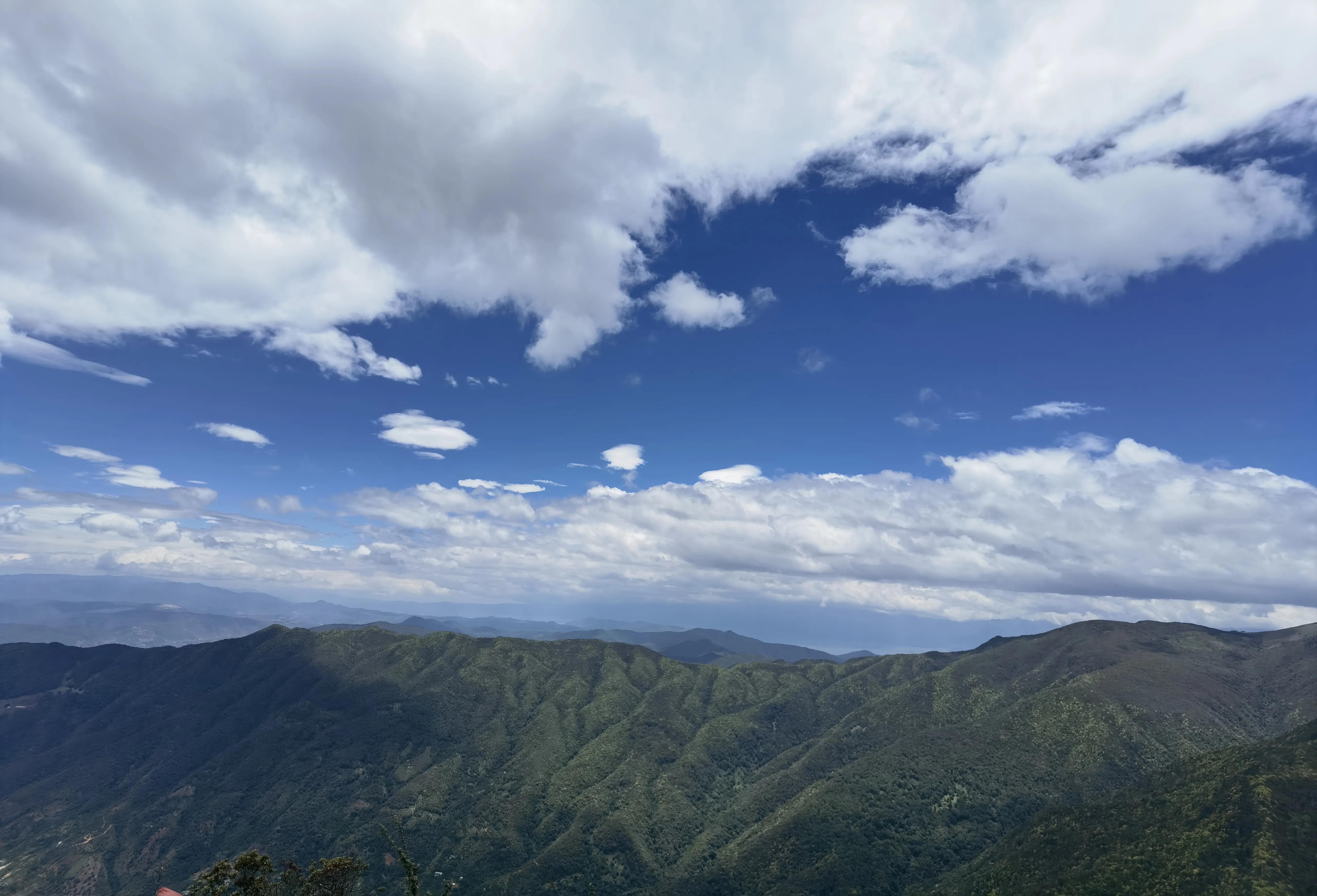 Travel Record of Jizu Mountain in Dali, Yunnan - iNEWS