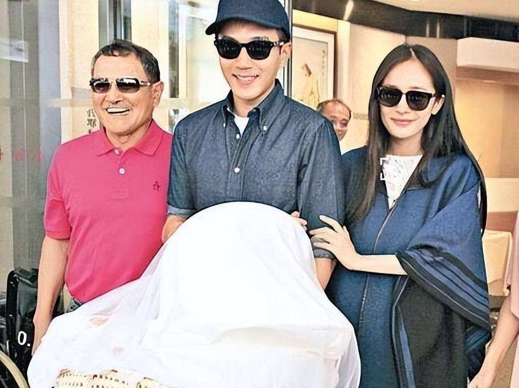 Xiang Tai, Zhang Lan, and Liu Dan were on the hot search together and ...