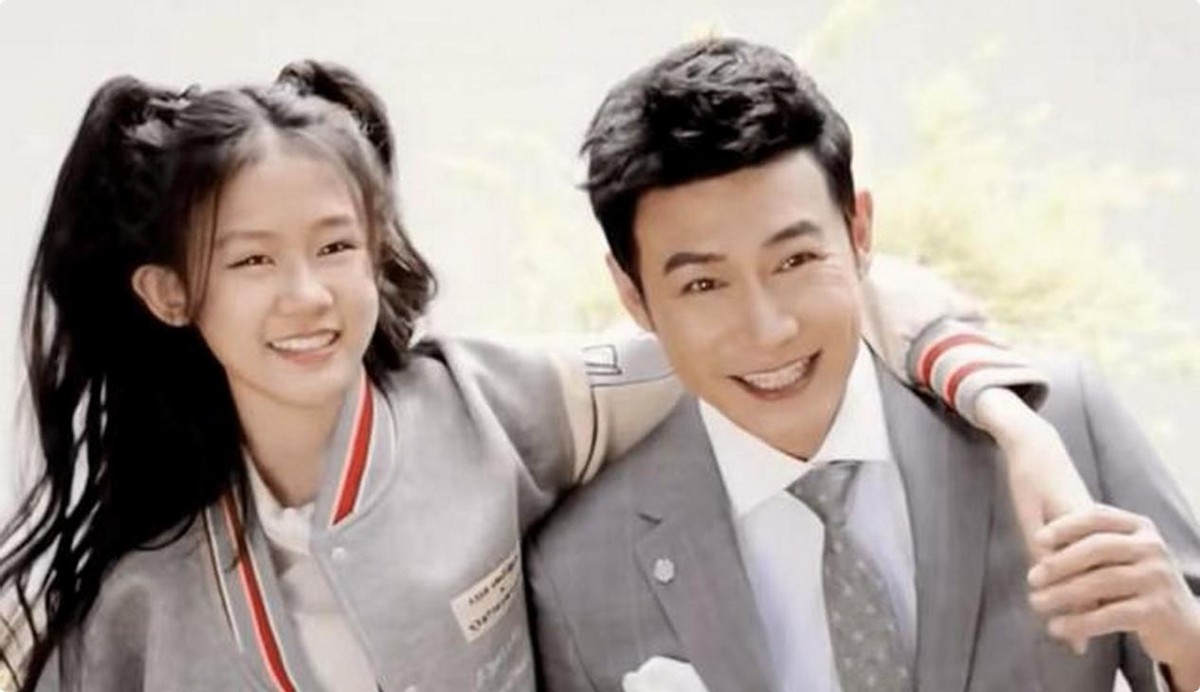 Lu Yi's father and daughter took a photo shoot, Belle's legs were too thin and questioned, Bao ...