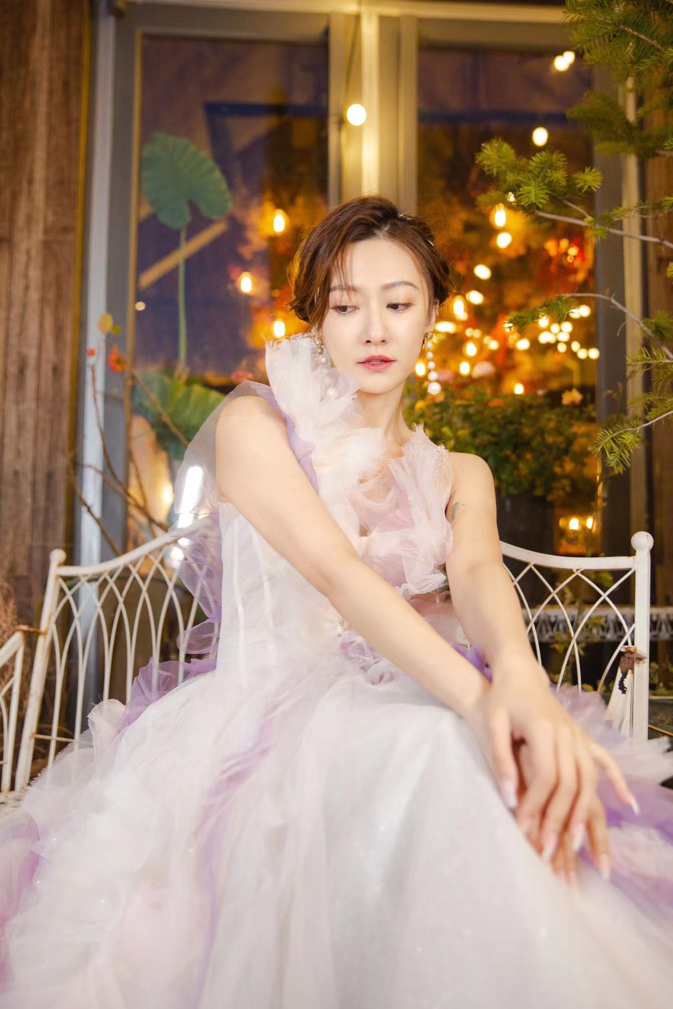 Gentle young actor Yu Yue - iMedia