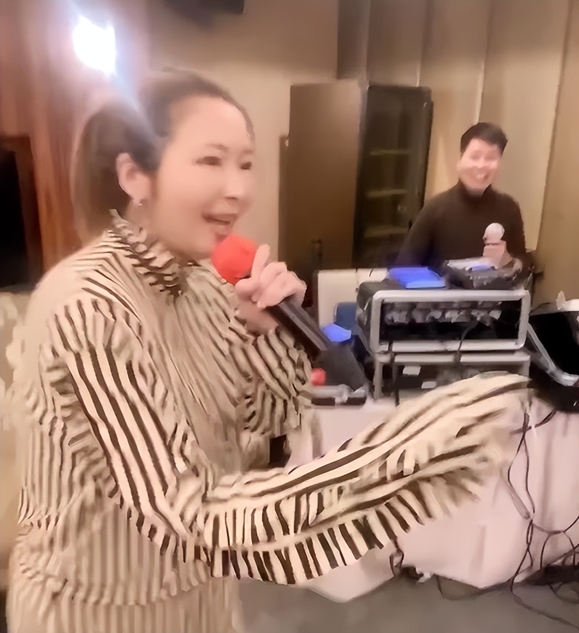 38-year-old Makiyo had a party 2 months after giving birth, which caused controversy. He was ...